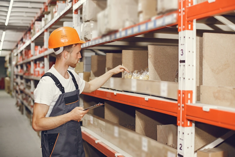Heavy Duty Racking in Malaysia | Maximize Storage | Solid Cool